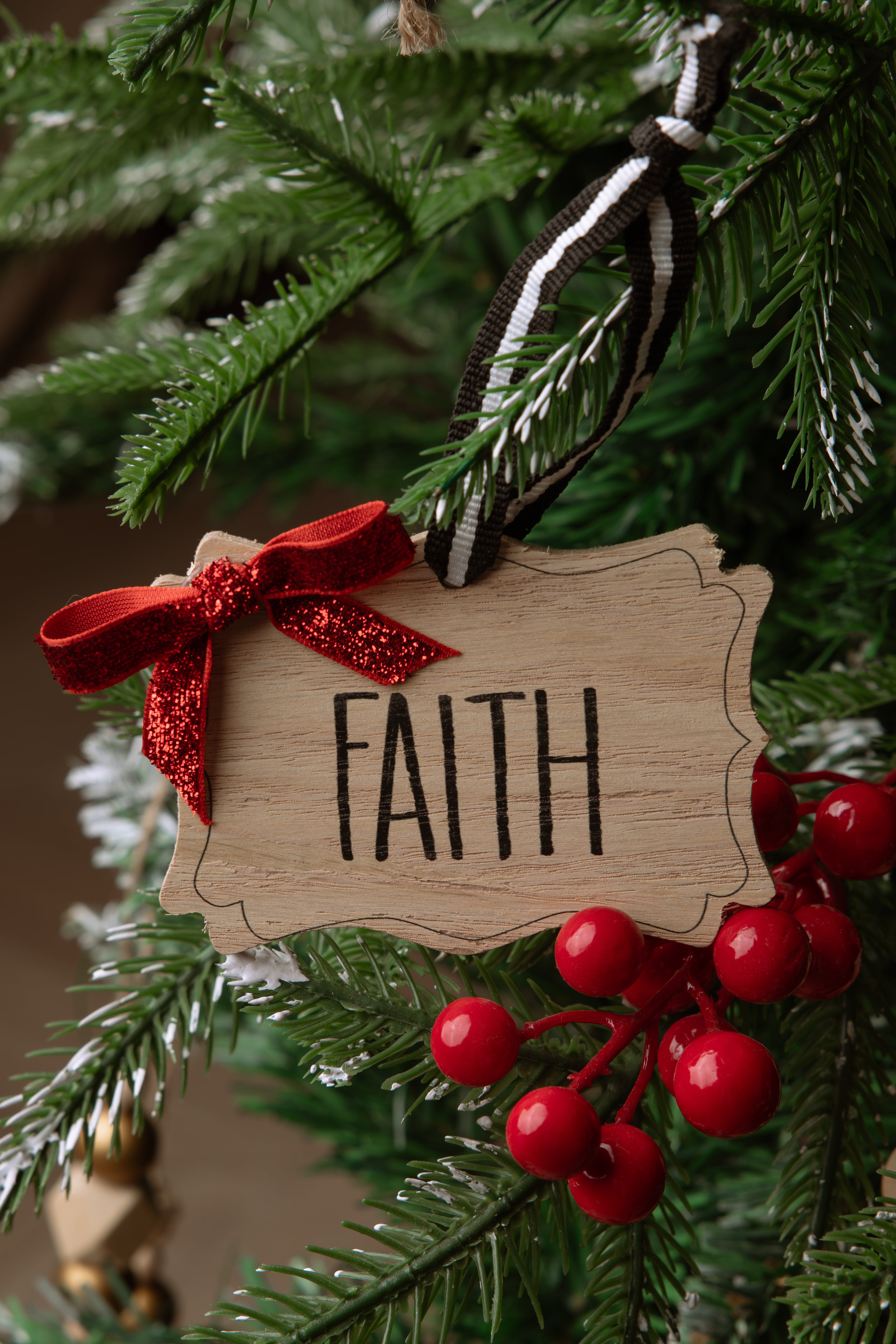 Christmas Tree Ornament – FAITH Sign
